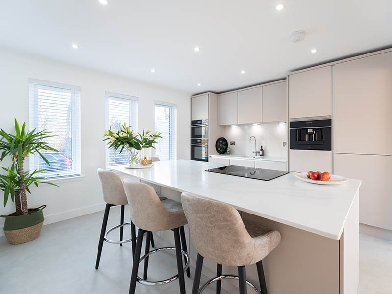 Cashmere Handleless kitchen in Linlithgow | Raison Home